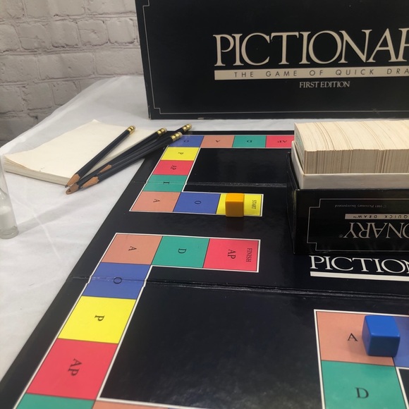 Pictionary | Toys | Vintage Pictionary First Edition Complete 985 ...